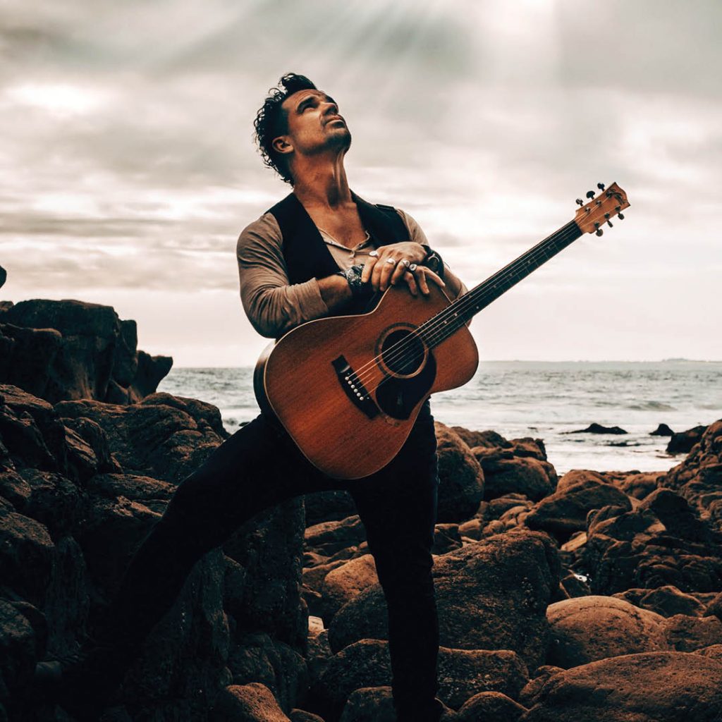 Live music with Mark Howard! | Hoey Moey